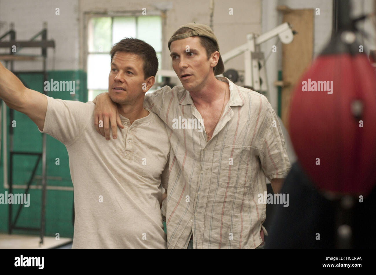 THE FIGHTER, from left: Mark Wahlberg, Christian Bale, 2010. ph: Jojo ...