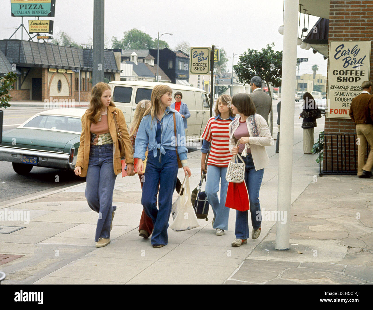 FREAKY FRIDAY, Lori Rutherford, Shelly Juttner, Jodie Foster, Vicki Schreck, 1976 Stock Photo ...