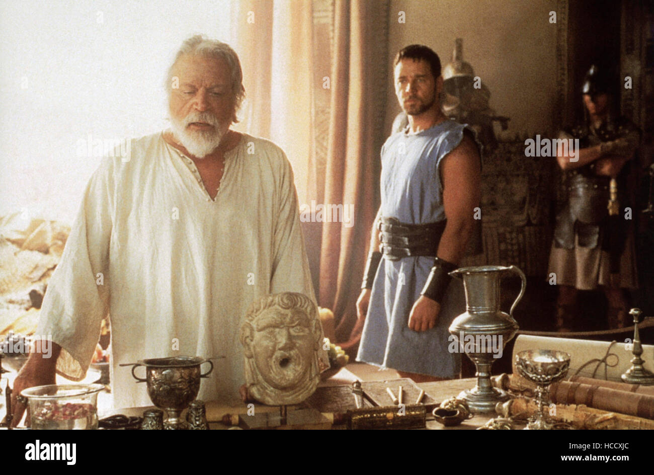 GLADIATOR, OLiver Reed, Russell Crowe, 2000. ©DreamWorks/Courtesy ...