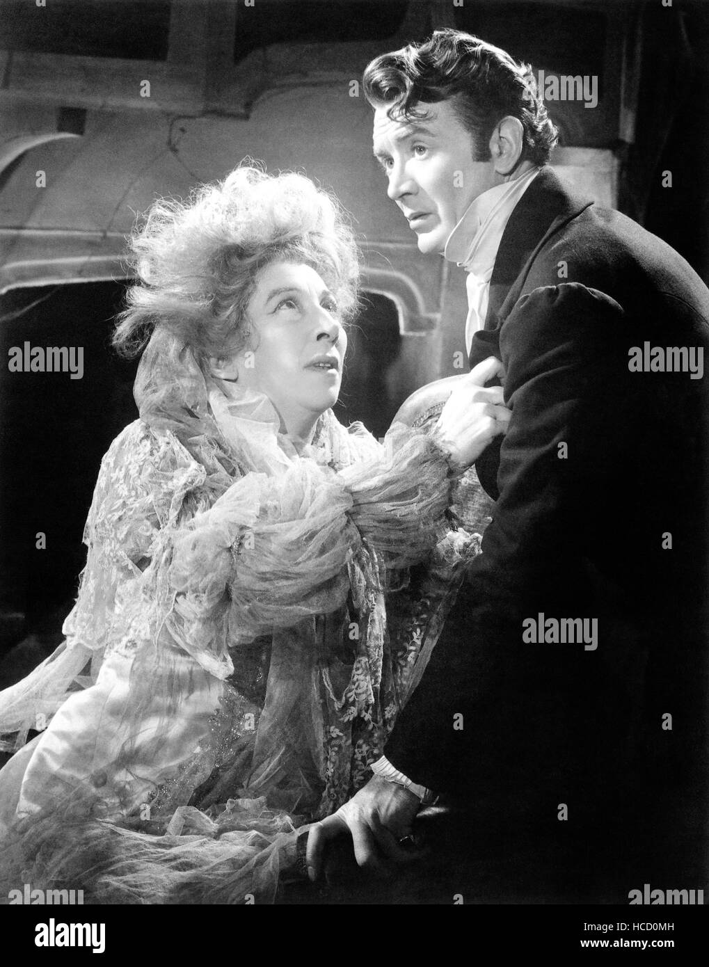 GREAT EXPECTATIONS, Martita Hunt, John Mills, 1946 Stock Photo - Alamy
