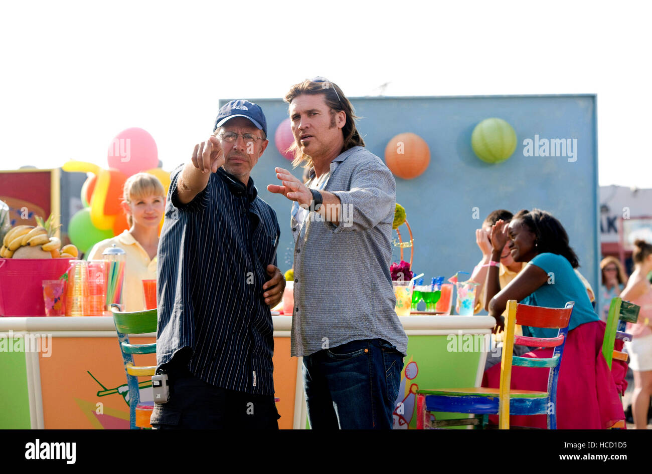 HANNAH MONTANA: THE MOVIE, foreground from left: director Peter Chelsom ...