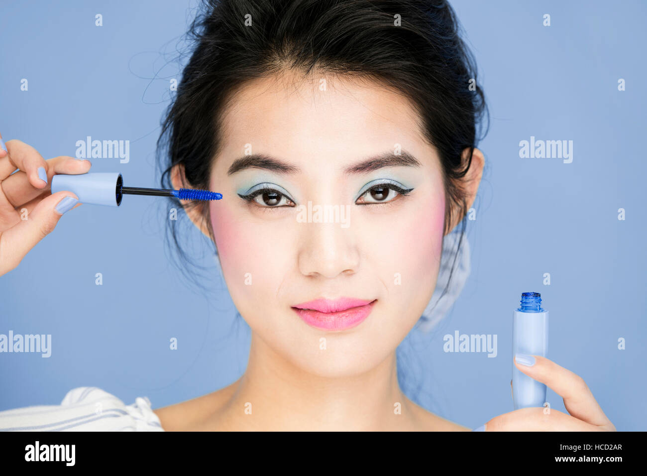 Woman mascara one person hi-res stock photography and images - Alamy