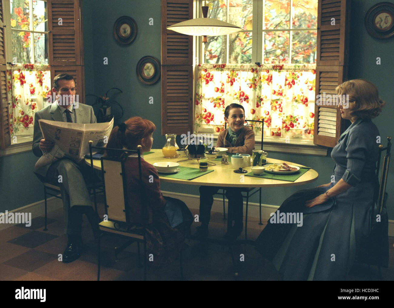FAR FROM HEAVEN, Lindsay Andretta, Dennis Quaid, Ryan Ward, Julianne ...
