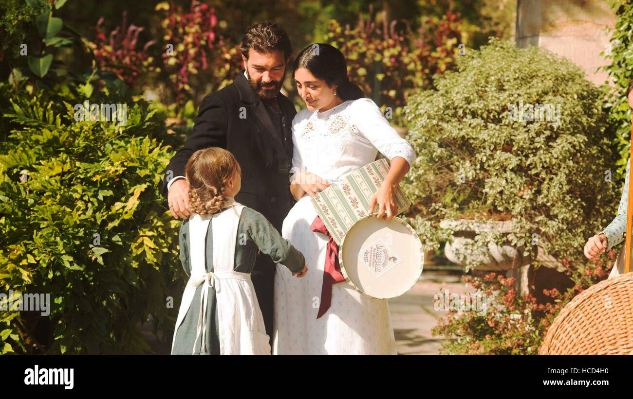 FINDING ALTAMIRA, (aka ALTAMIRA), from left: Allegra Allen, Antonio ...