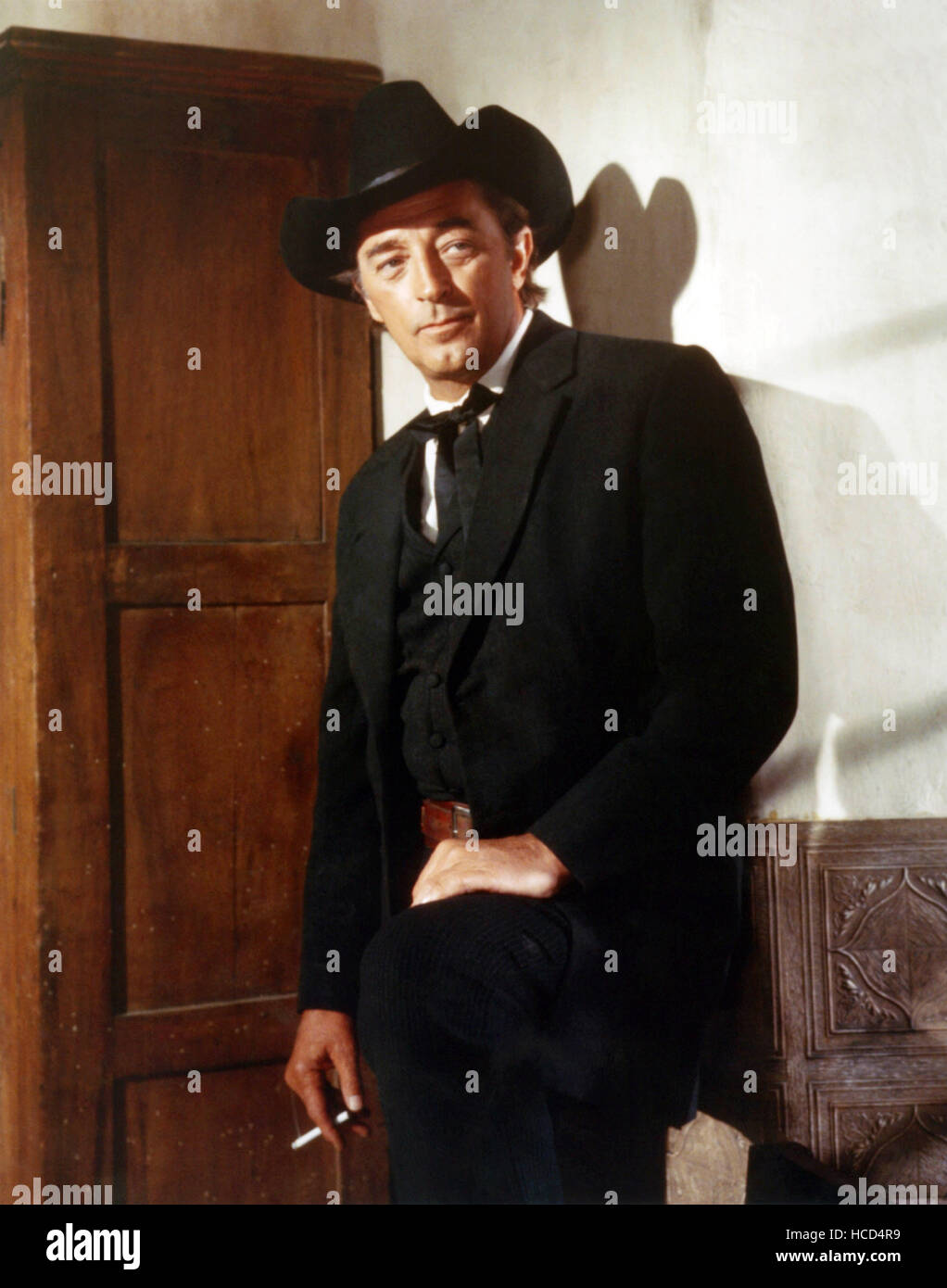5 CARD STUD, (aka FIVE CARD STUD), Robert Mitchum on set, 1968 Stock ...