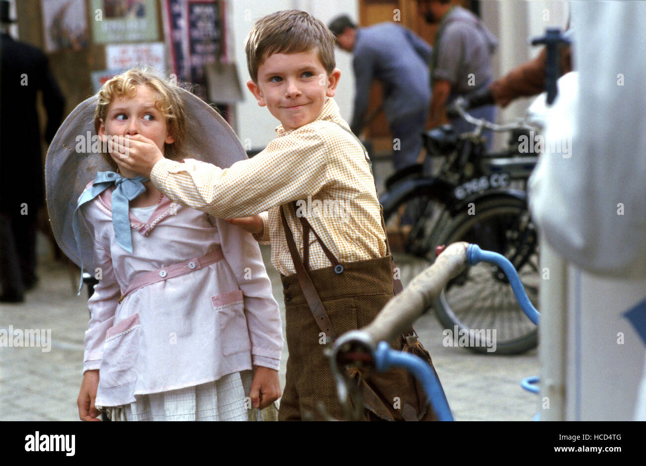 FIVE CHILDREN AND IT, Poppy Rogers, Freddie Highmore, 2004 Stock Photo ...