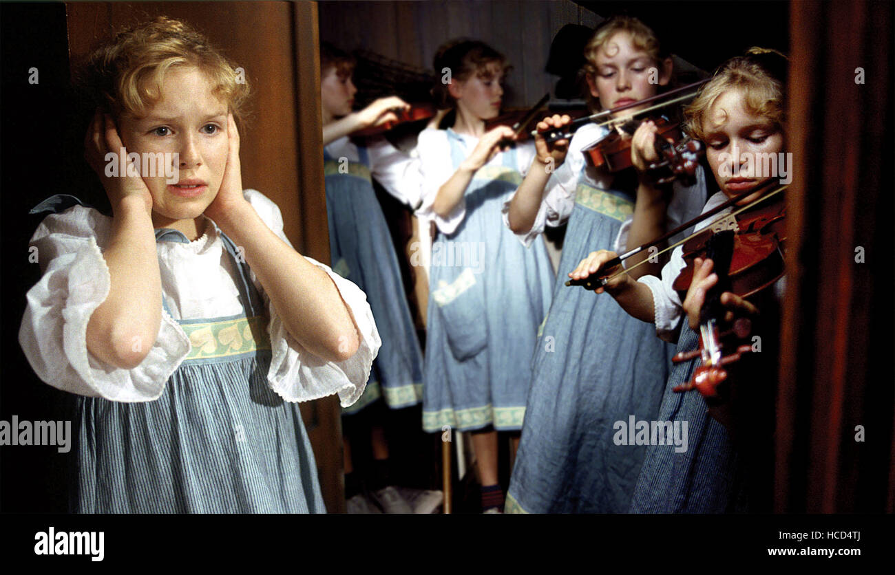 FIVE CHILDREN AND IT, Poppy Rogers, 2004 Stock Photo - Alamy