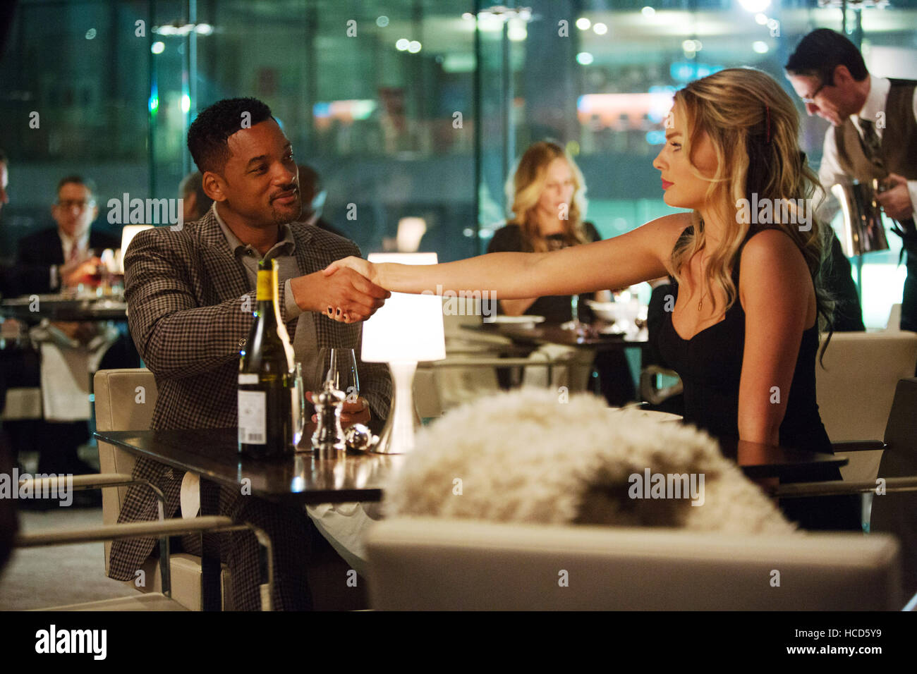 FOCUS, from left: Will Smith, Margot Robbie, 2015. ph: Frank Masi ...