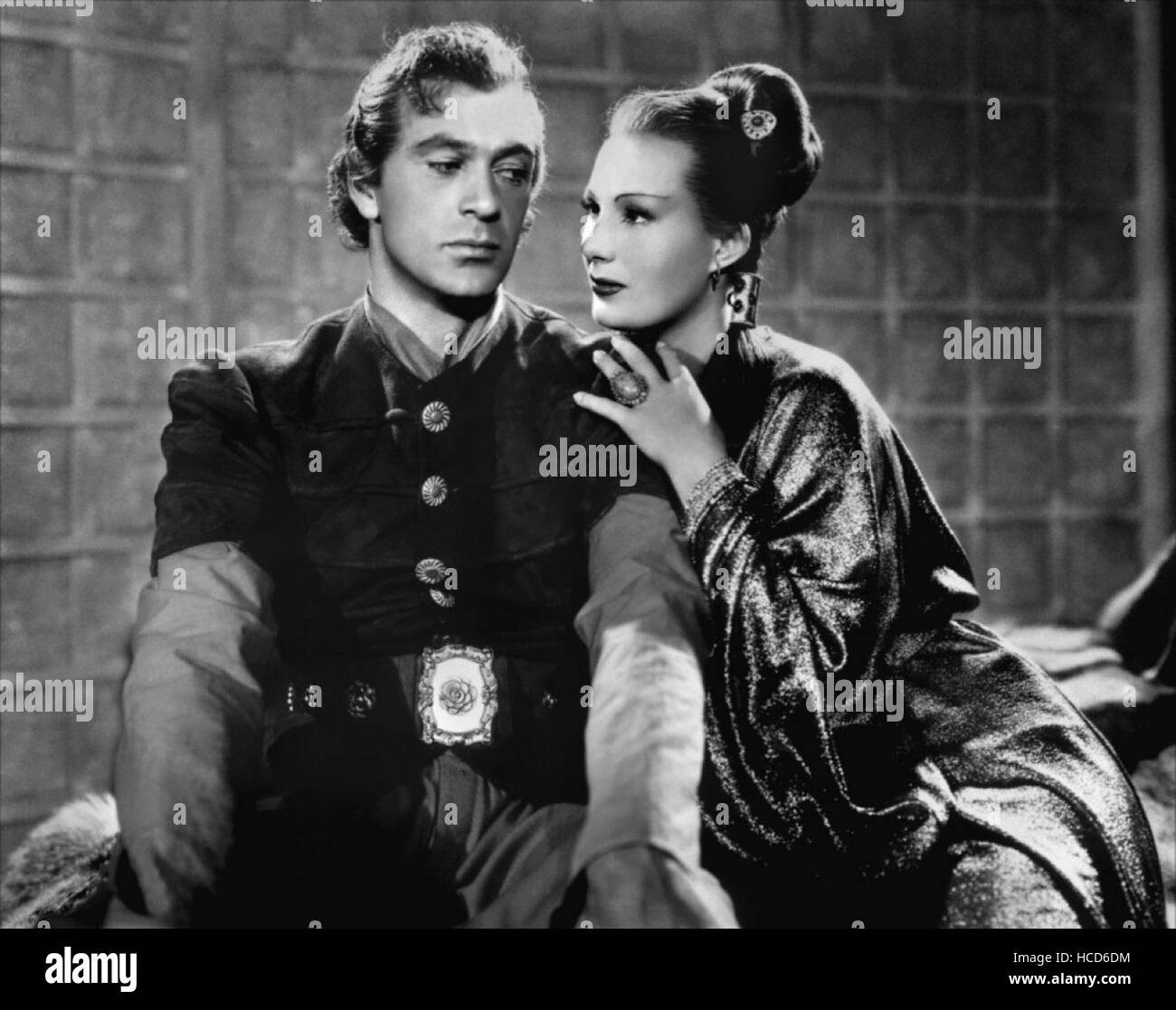 THE ADVENTURES OF MARCO POLO, from left: Gary Cooper as Marco Polo ...
