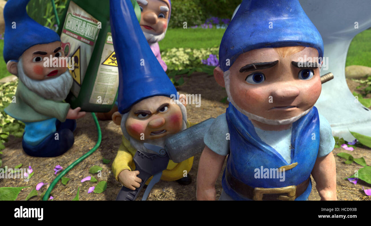 GNOMEO & JULIET, (aka GNOMEO AND JULIET), front, from left: Benny ...