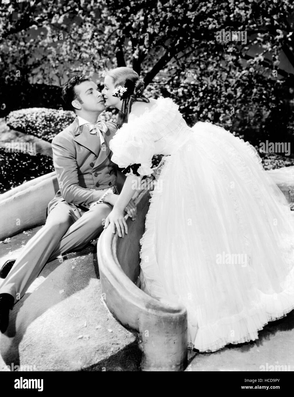 GOLD DIGGERS OF 1935, Dick Powell, Gloria Stuart, 1935 Stock Photo - Alamy