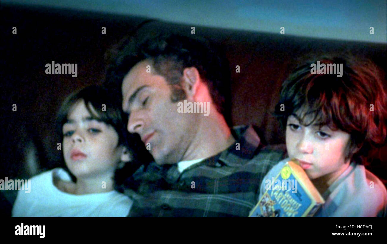 DADDY LONGLEGS, (aka GO GET SOME ROSEMARY), Ronald Bronstein (center ...