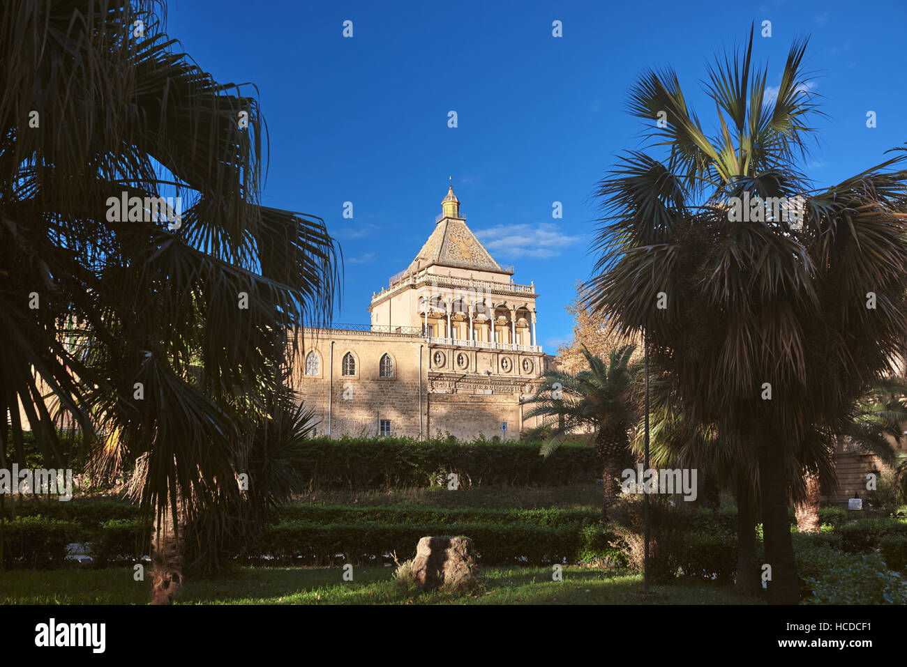Porta reale arch hi-res stock photography and images - Alamy