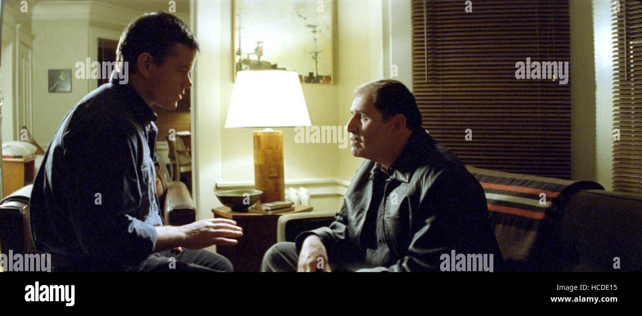 HEREAFTER, from left: Matt Damon, Richard Kind, 2010. ©Warner Bros ...