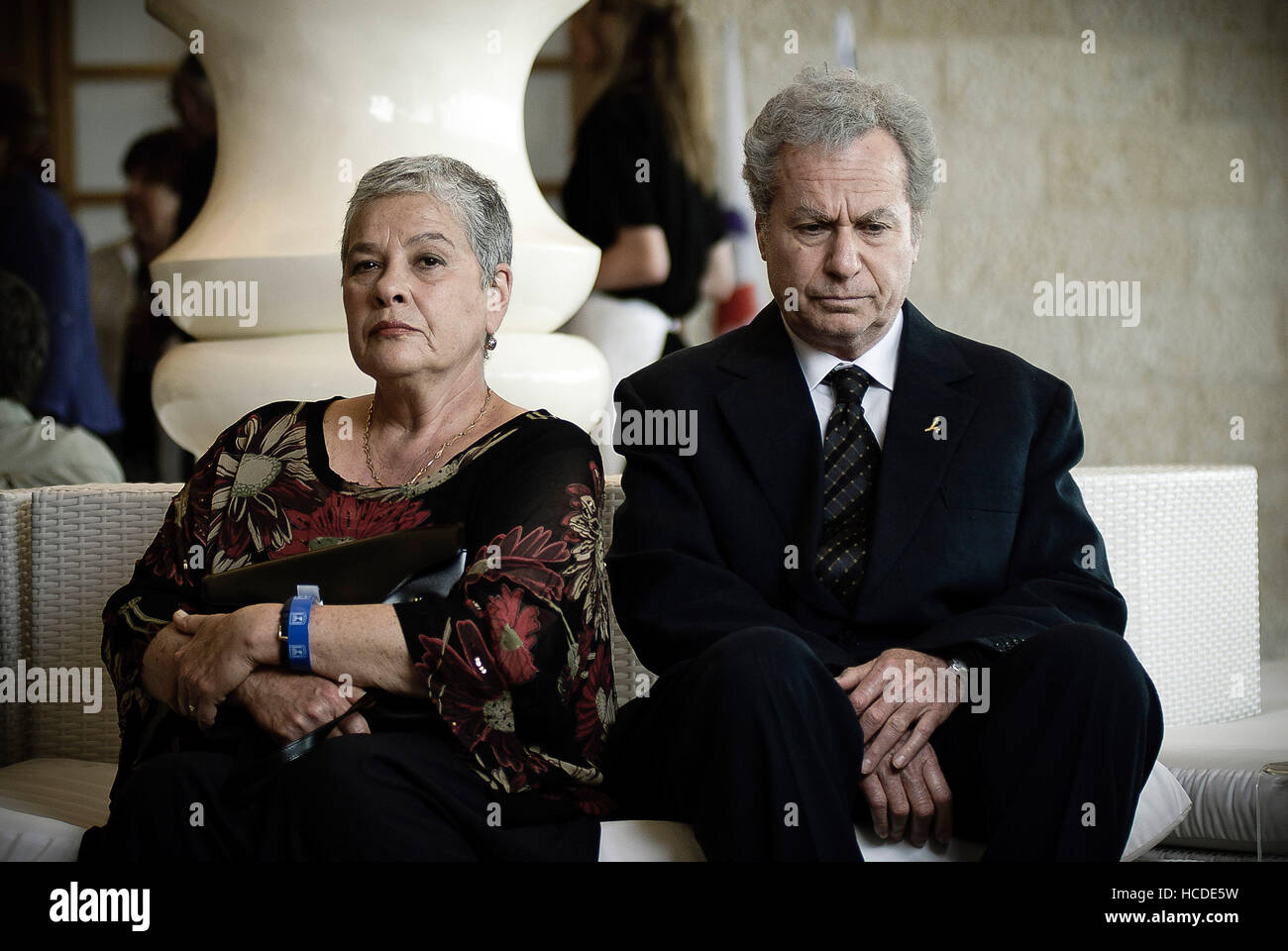 FOOTNOTE, (aka HEARAT SHULAYIM), from left: Aliza Rosen, Shlomo Bar-Aba ...