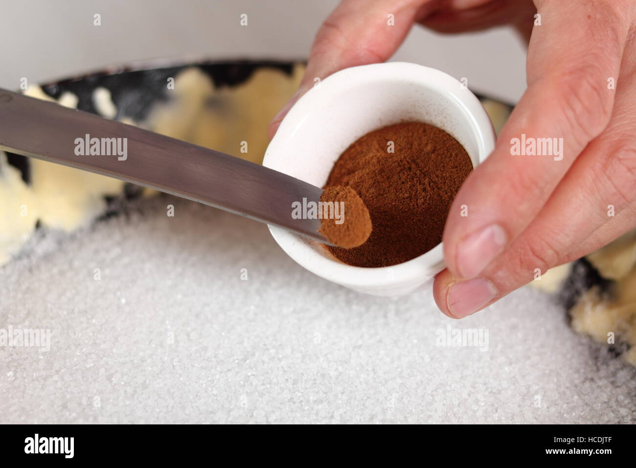 Sprinkle cinnamon powder over sugar layer. Making Apple Tarte Tatin ...