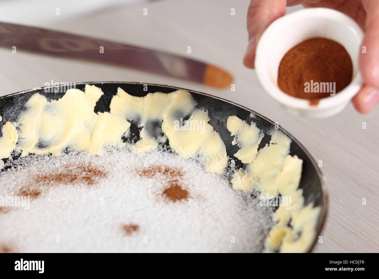 Sprinkle cinnamon powder over sugar layer. Making Apple Tarte Tatin ...