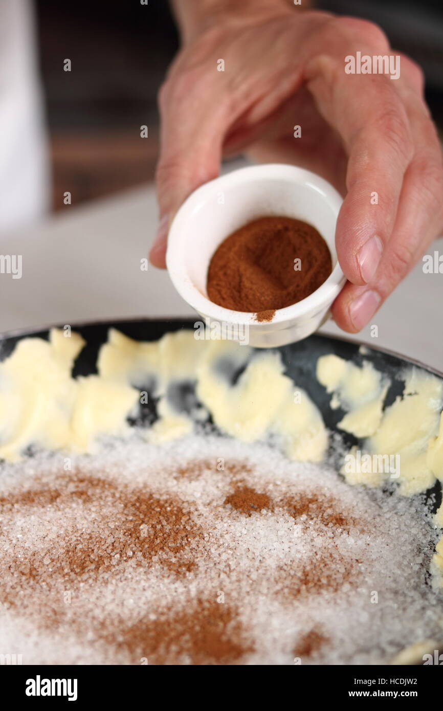 Sprinkle cinnamon powder over sugar layer. Making Apple Tarte Tatin ...