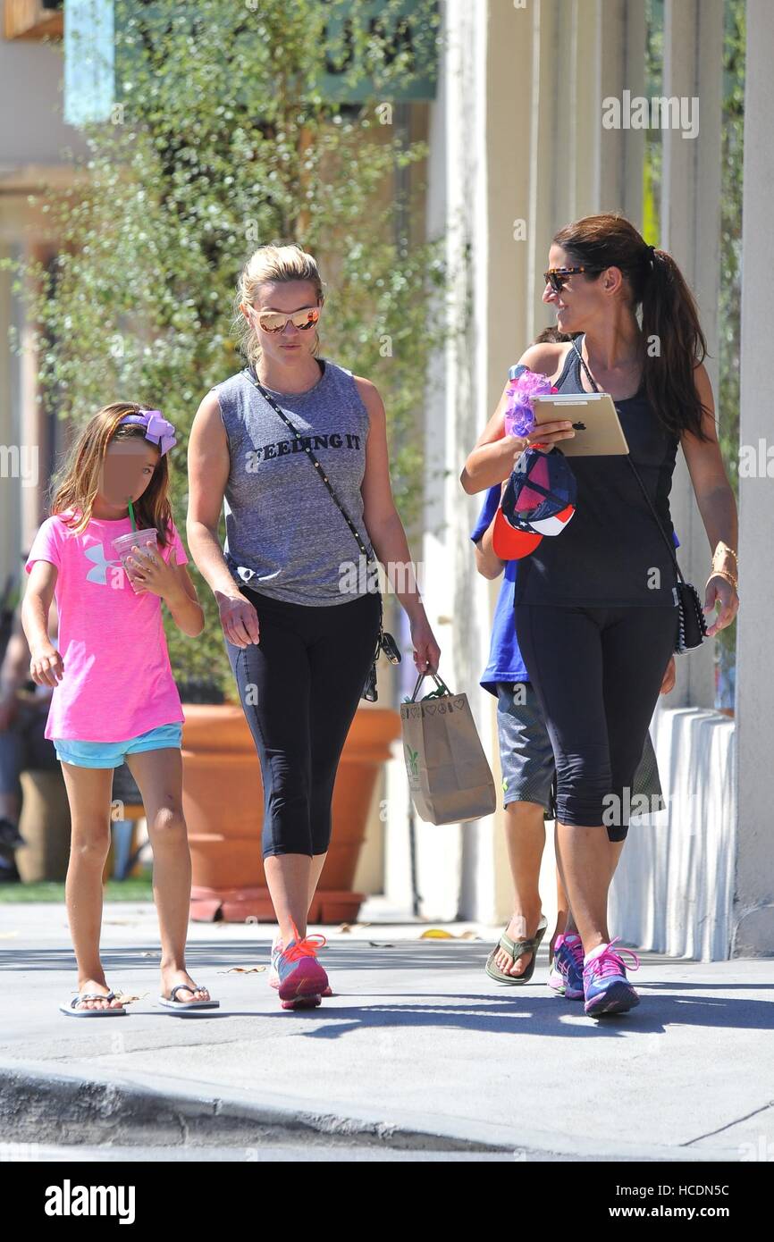 Reese Witherspoon after dance class exercise in Brentwood, Los Angeles ...