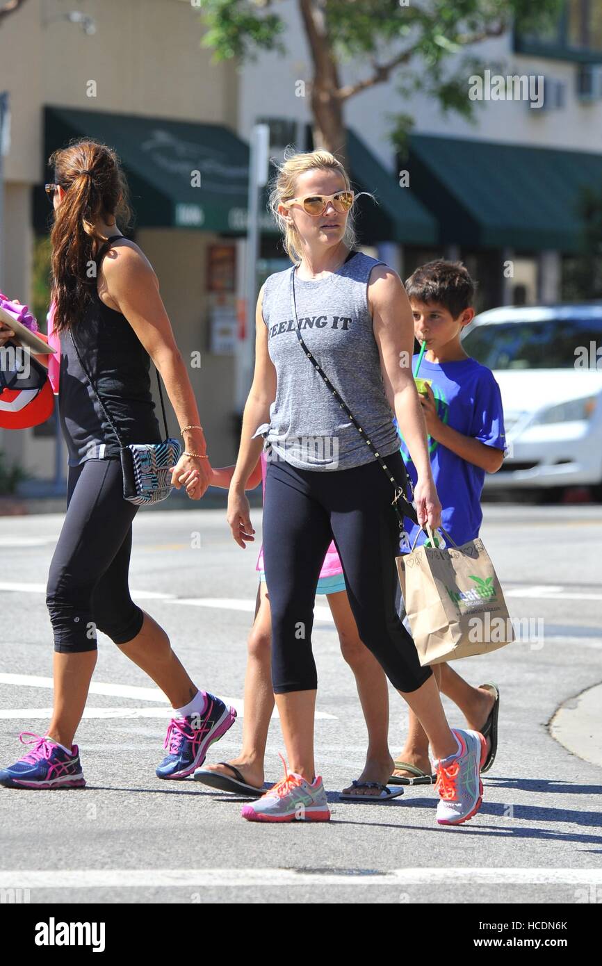 Reese Witherspoon after dance class exercise in Brentwood, Los Angeles ...