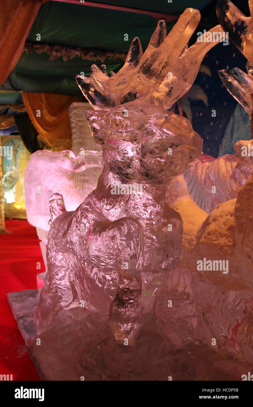 Ice nativity scene hi-res stock photography and images - Alamy