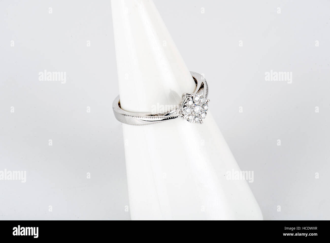 Gold jewellerys hi-res stock photography and images - Alamy