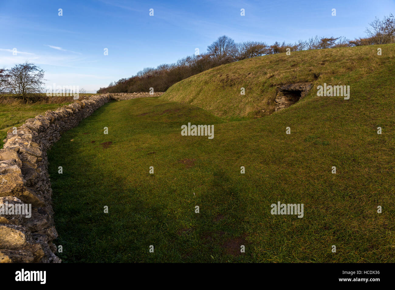 Belas Knap Long Barrow Stock Photo - Alamy