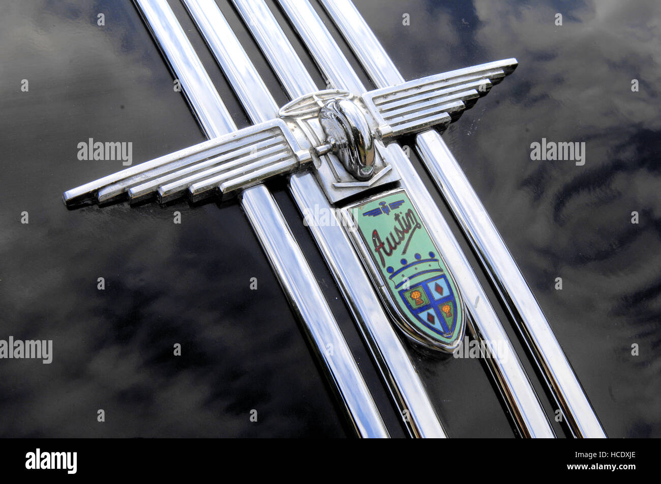 Austin car badge hi-res stock photography and images - Alamy