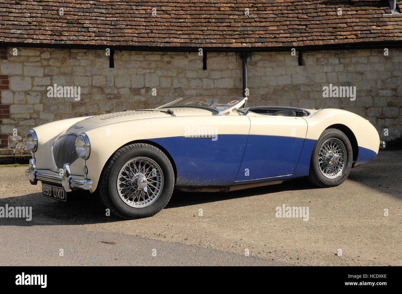 1955 Austin Healey 100/4 classic sports car Stock Photo - Alamy