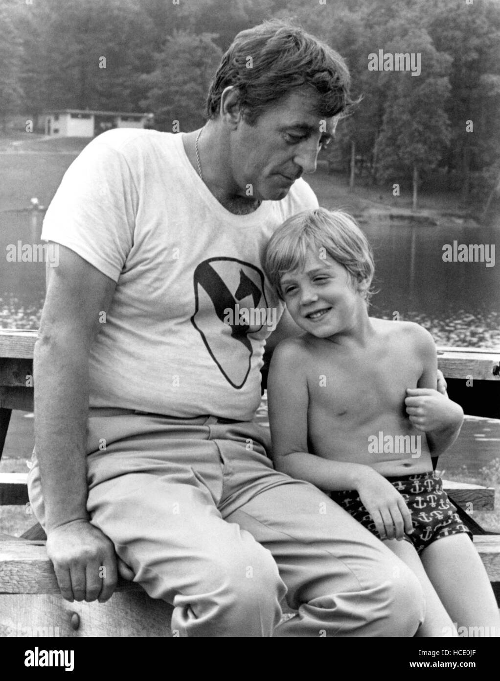 GOING HOME, from left: Robert Mitchum, Jason Bernard, 1971 Stock Photo ...