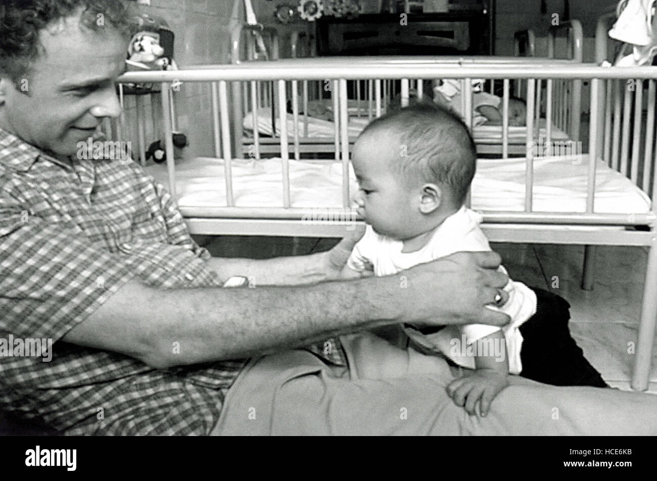 HE'S HAVING A BABY, Jeff Danis, Joe Pike Danis, 2002 Stock Photo - Alamy