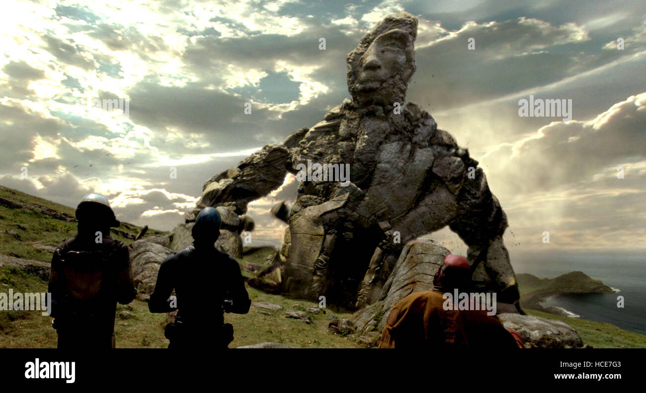 HELLBOY II: THE GOLDEN ARMY, (aka HELLBOY 2), Ron Perlman (far right ...