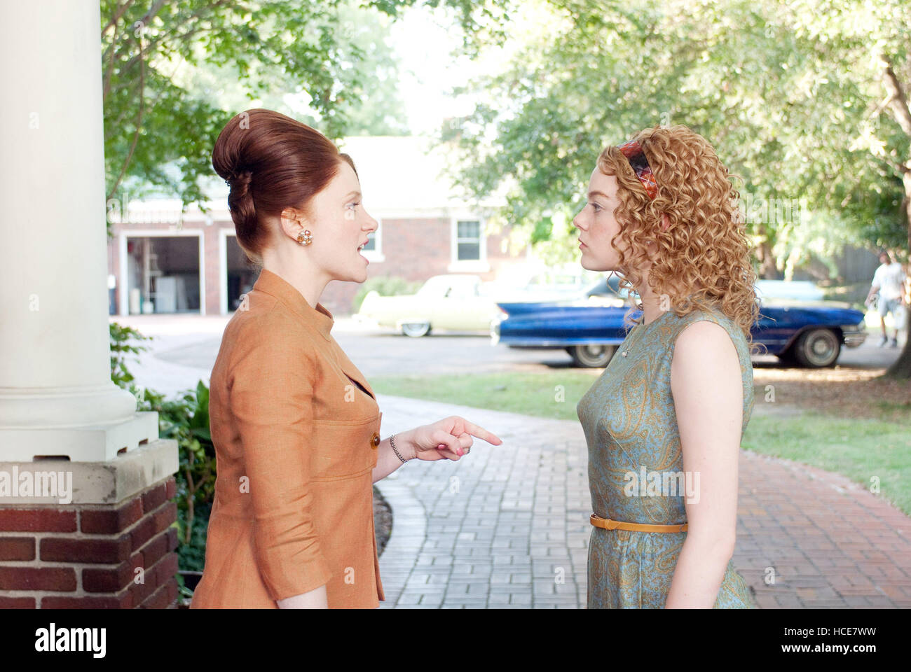 THE HELP, from left: Bryce Dallas Howard, Emma Stone, 2011. ph: Dale ...