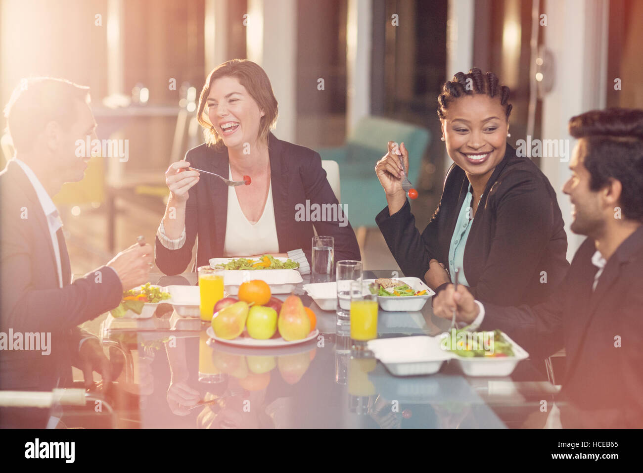 Group having breakfast hi-res stock photography and images - Alamy