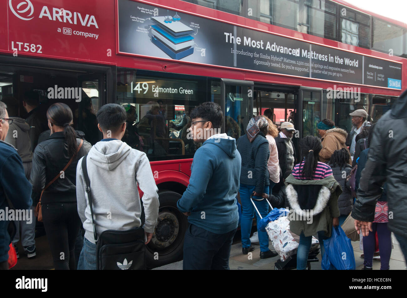 Bus stop queue hi-res stock photography and images - Alamy
