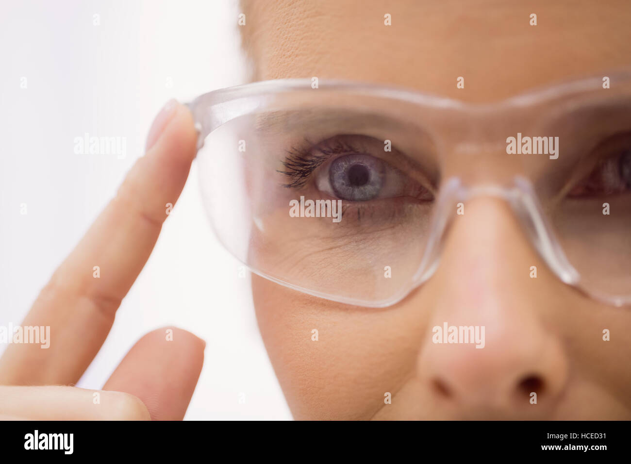 Doctor wearing glasses hi-res stock photography and images - Alamy