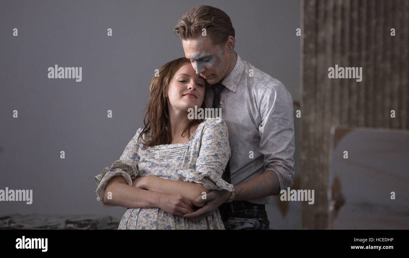 HIGH-RISE, from left: Elisabeth Moss, Tom Hiddleston, 2015. ph: Aidan ...