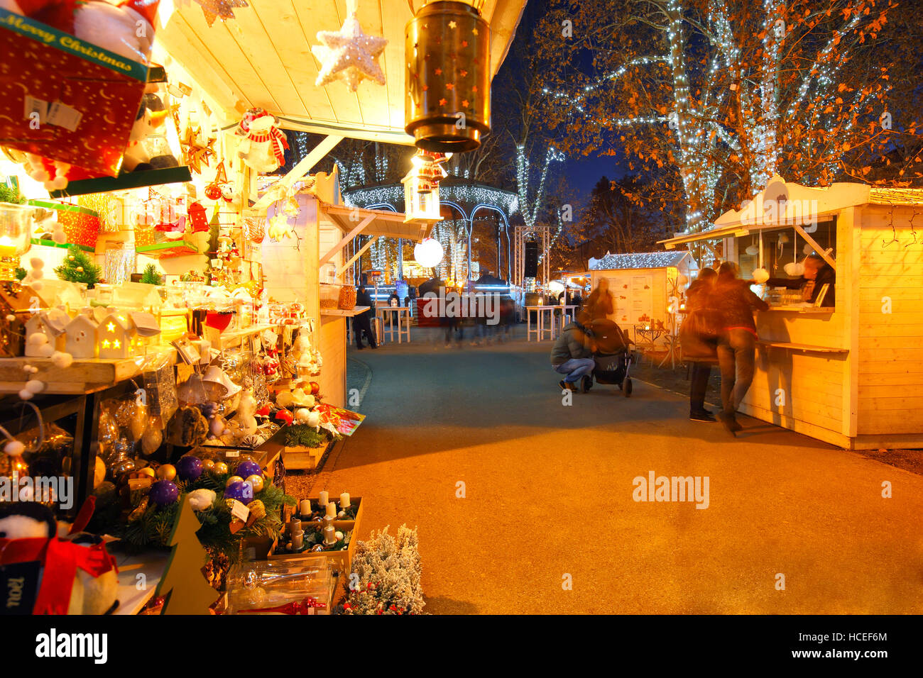 Illuminated park Zrinjevac at night in Advent in Zagreb Stock Photo - Alamy