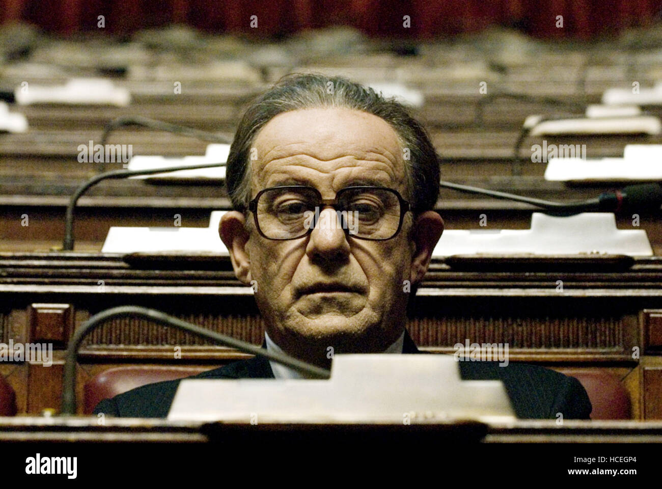 IL DIVO, (aka IL DIVO: LA SPETTACOLARE VITA DI GIULIO ANDREOTTI), Toni Servillo as Italian Prime ...