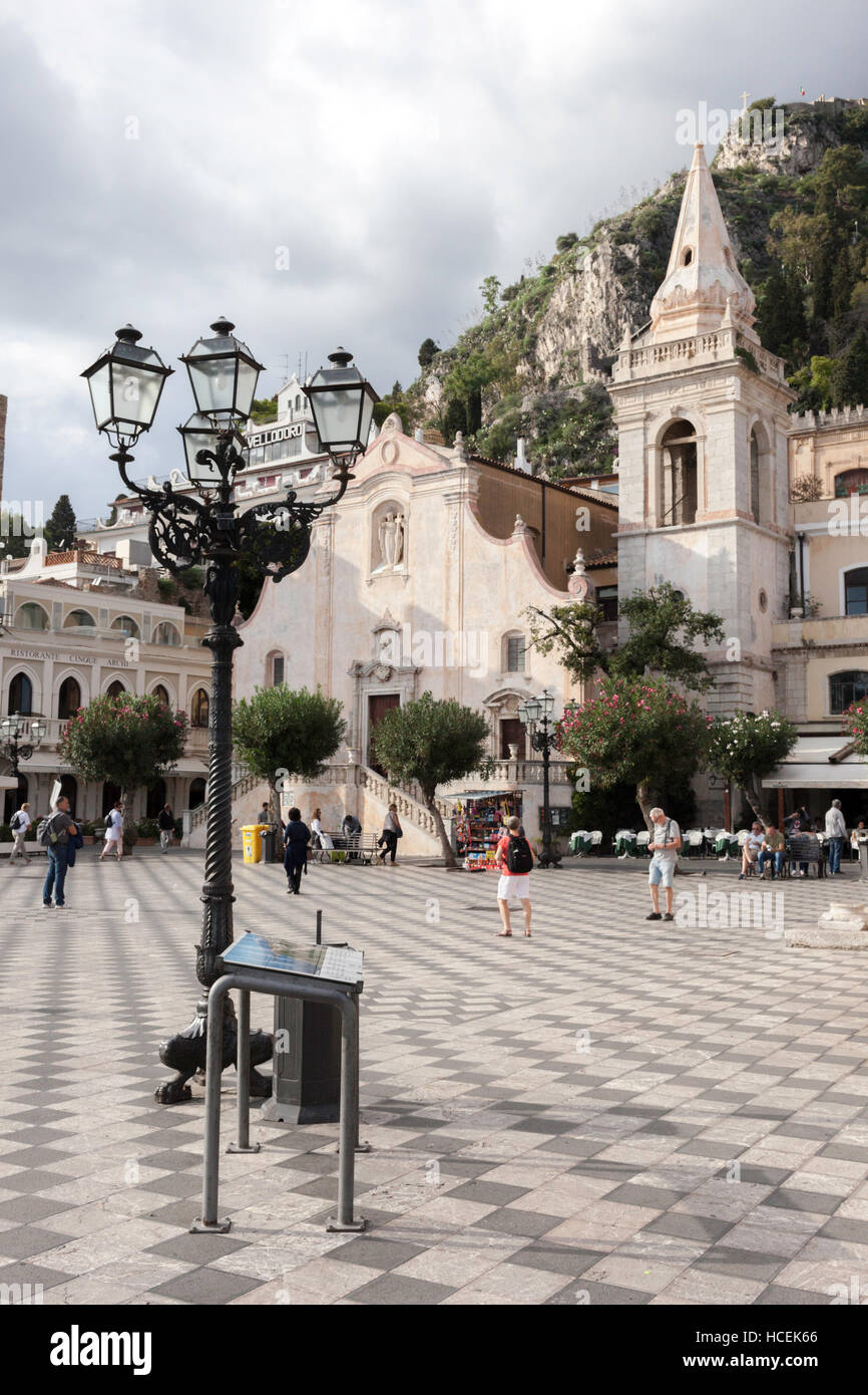 Taormina market stall hi-res stock photography and images - Alamy