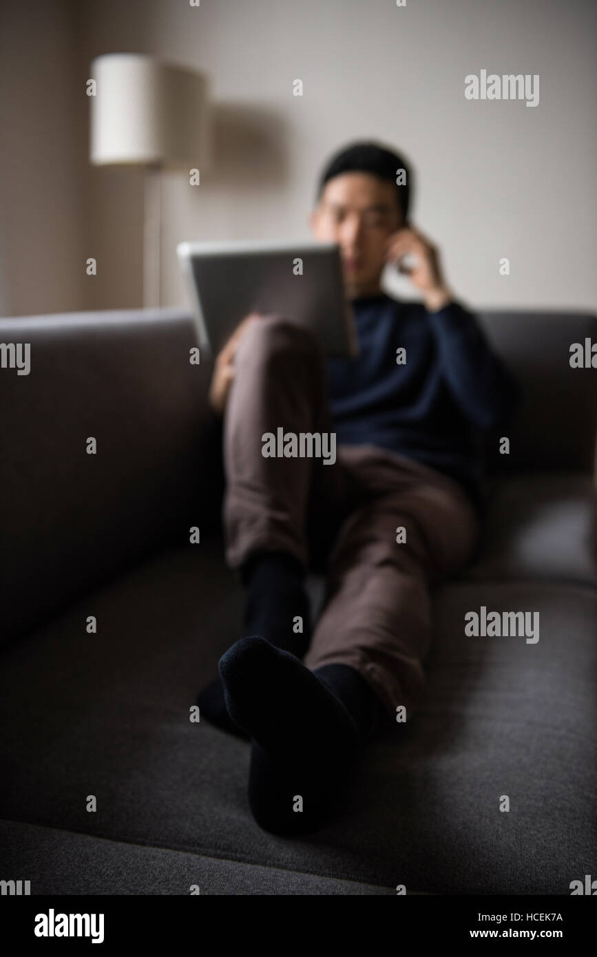 Talking on mobilephone hi-res stock photography and images - Alamy