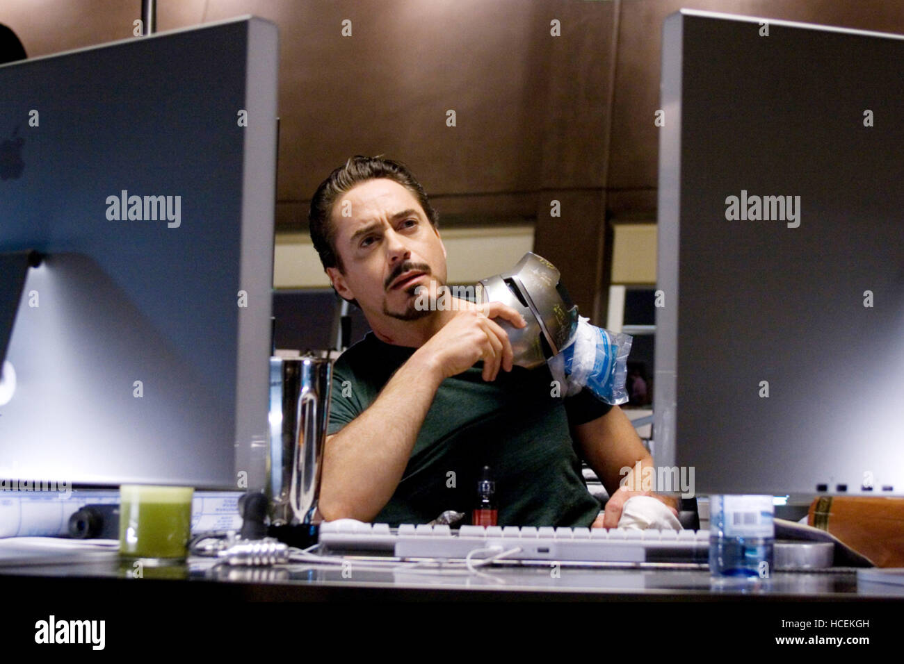 IRON MAN, Robert Downey Jr., 2008. ©Paramount/Courtesy Everett ...