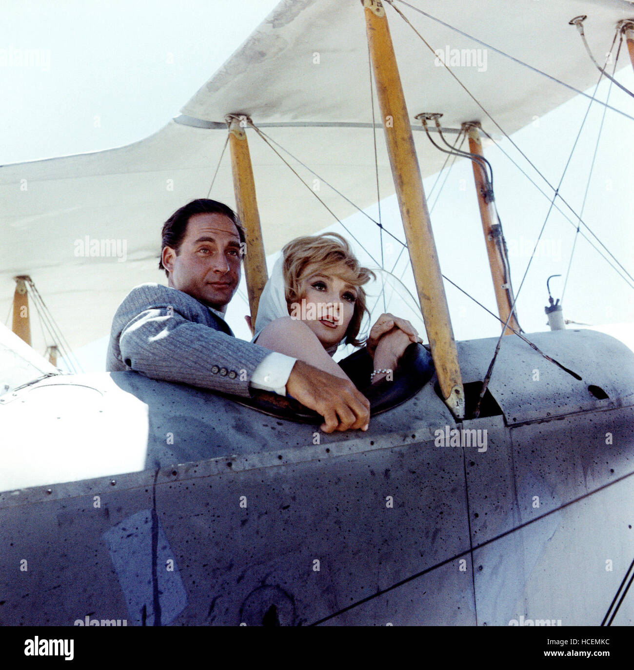 IT'S A MAD MAD MAD MAD WORLD, Sid Caesar, Edie Adams, 1963 Stock Photo ...