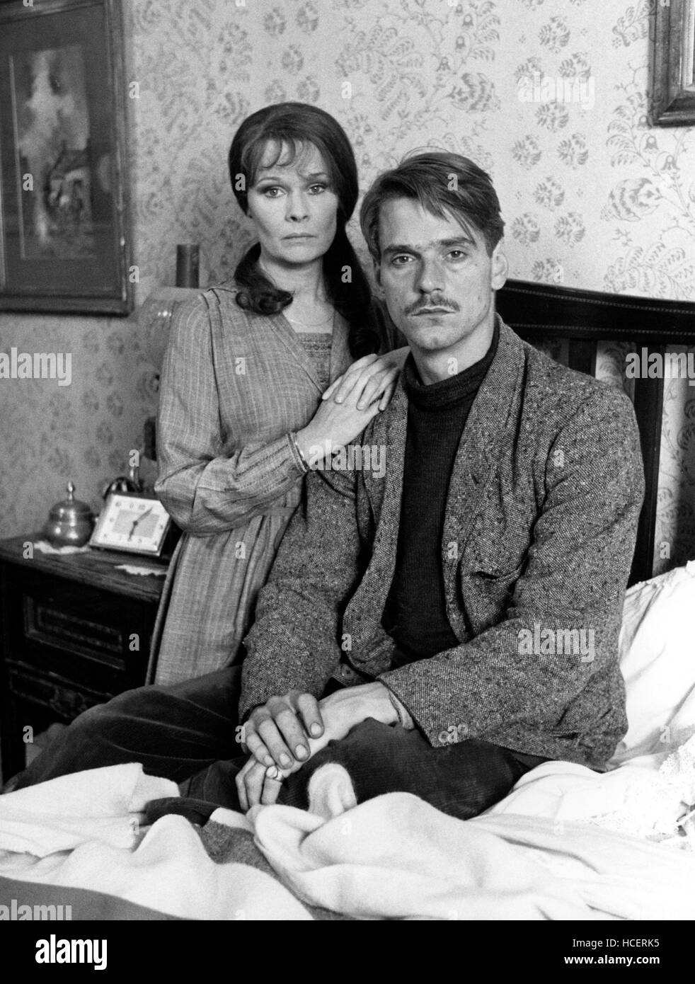 LANGRISHE GO DOWN, Judi Dench, Jeremy Irons, 1978 Stock Photo - Alamy