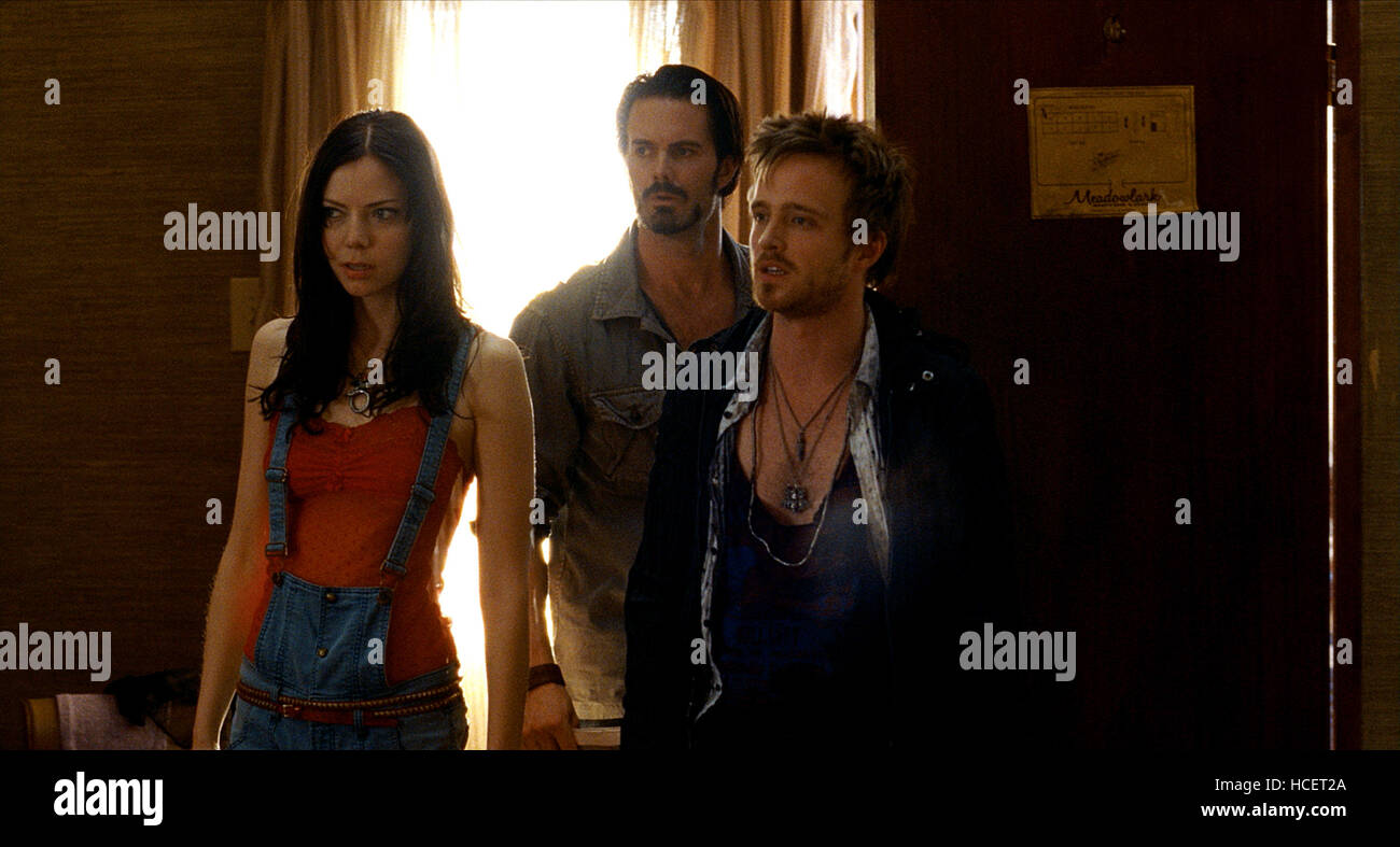 THE LAST HOUSE ON THE LEFT, from left: Martha MacIsaac, Garret ...