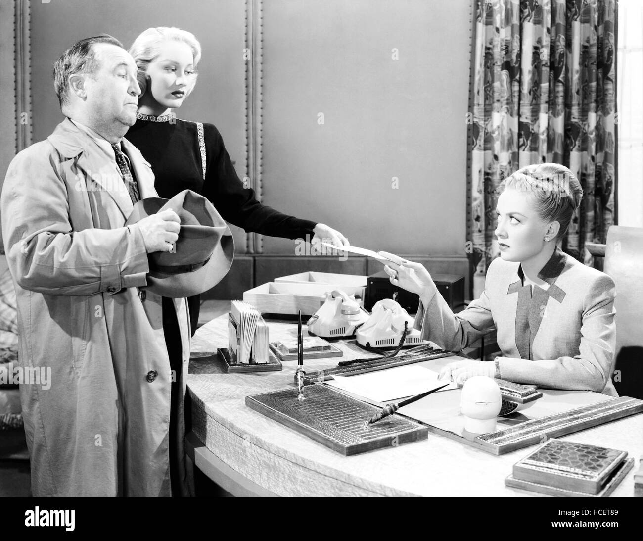 LADY IN THE LAKE, Frank Orth, Lila Leeds, Audrey Totter, 1947 Stock ...