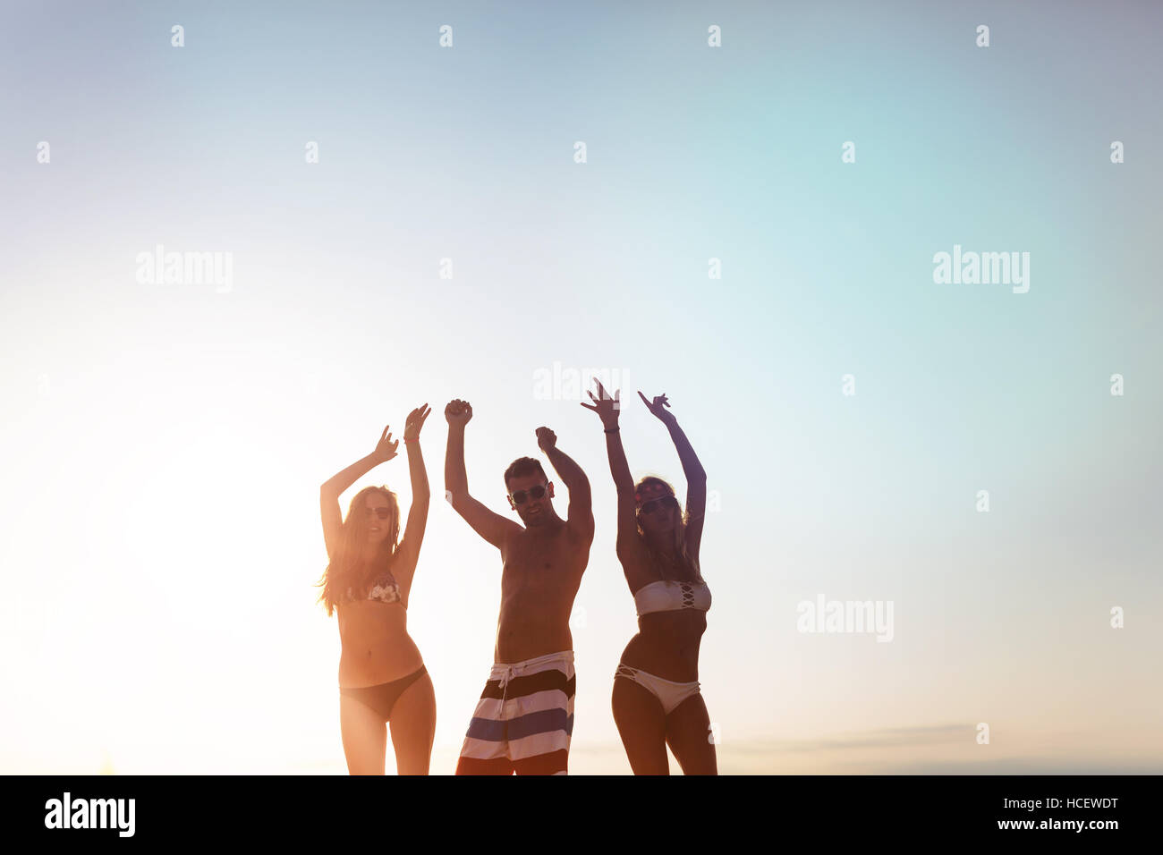 Adult summer pool party hi-res stock photography and images - Alamy