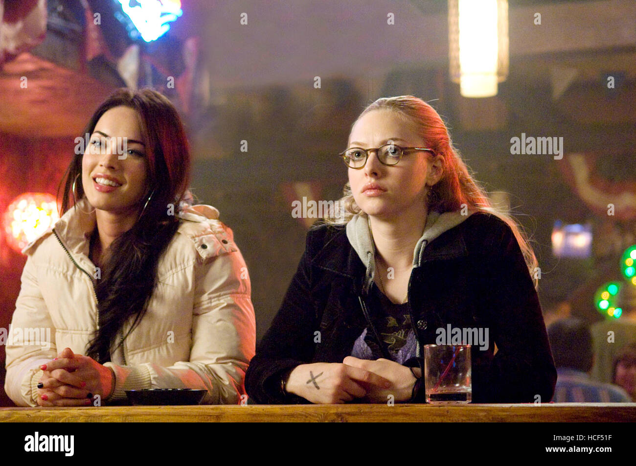 JENNIFER'S BODY, from left: Megan Fox, Amanda Seyfried, 2009. Ph: Doane ...