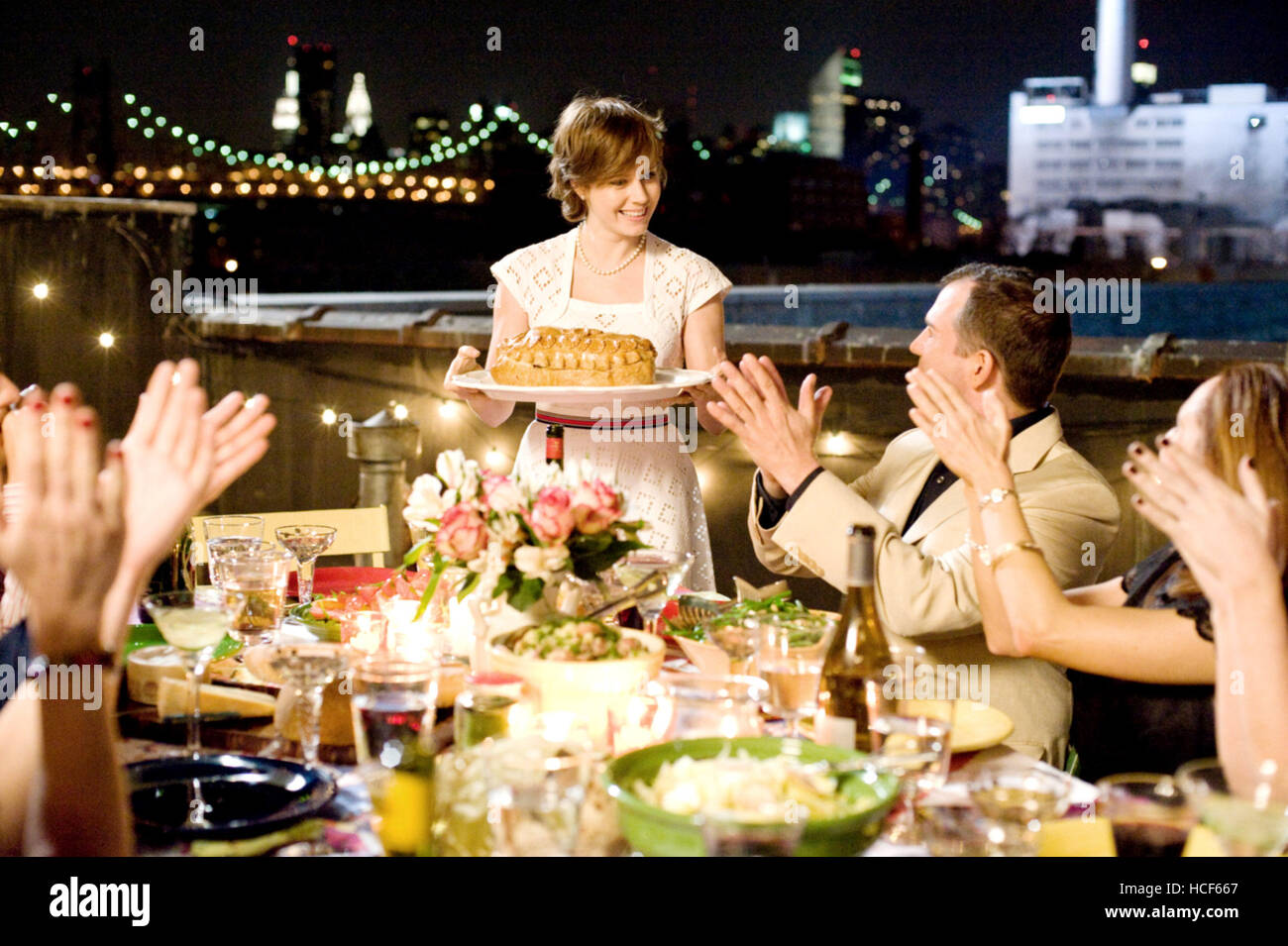 JULIE & JULIA, Amy Adams (standing), 2009. Ph: Jonathan Wenk/©Columbia ...