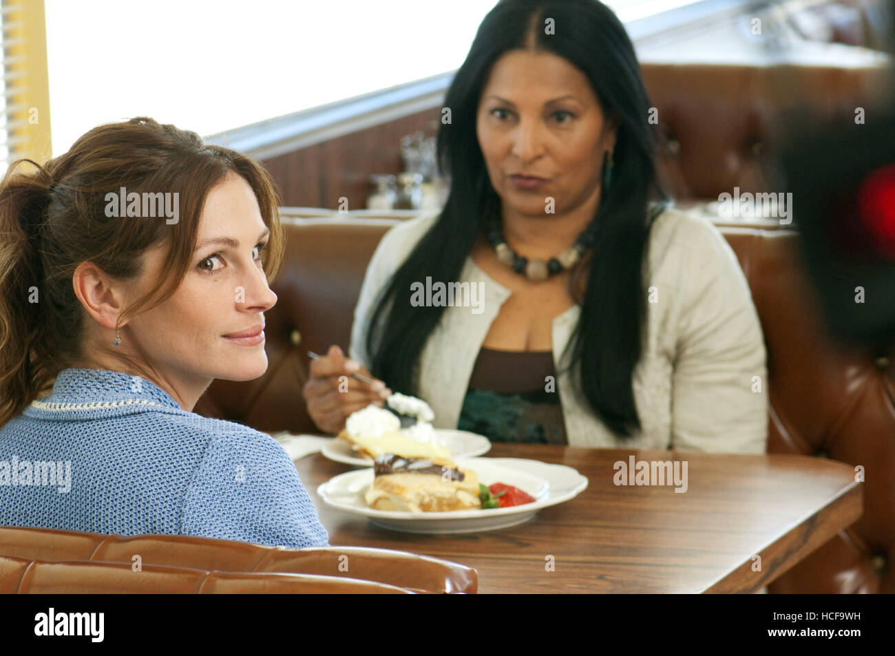 LARRY CROWNE, from left: Julia Roberts, Pam Grier, 2011. ©Universal ...